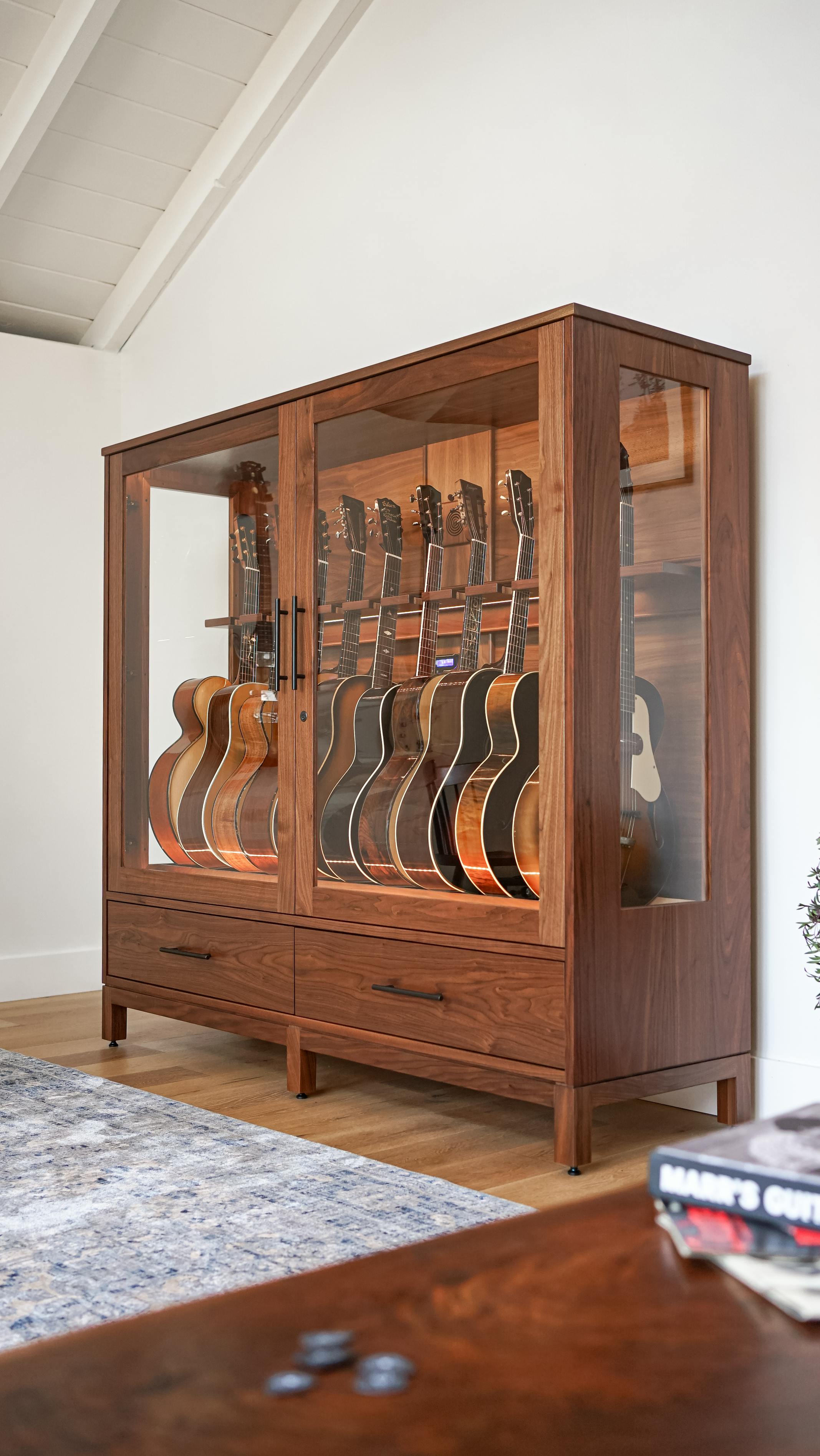 Habitat display cabinet store